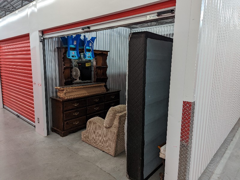iBid4Storage.com - U Lock Mini Storage Auction - 16738946624673