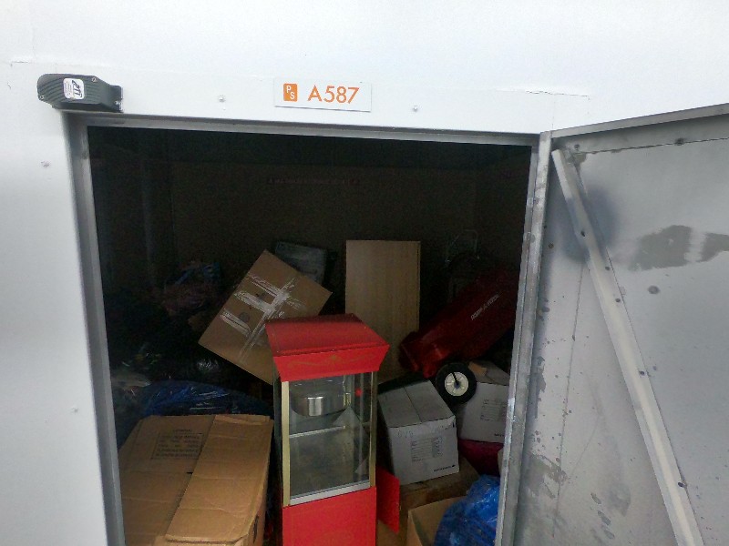 iBid4Storage.com - Public Storage Canada Auction - 17013732292675