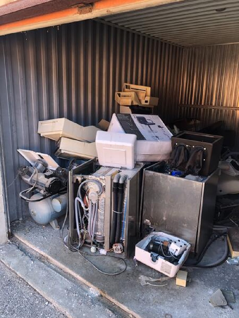 iBid4Storage.com - AMJ Campbell Auction - 17077678486353