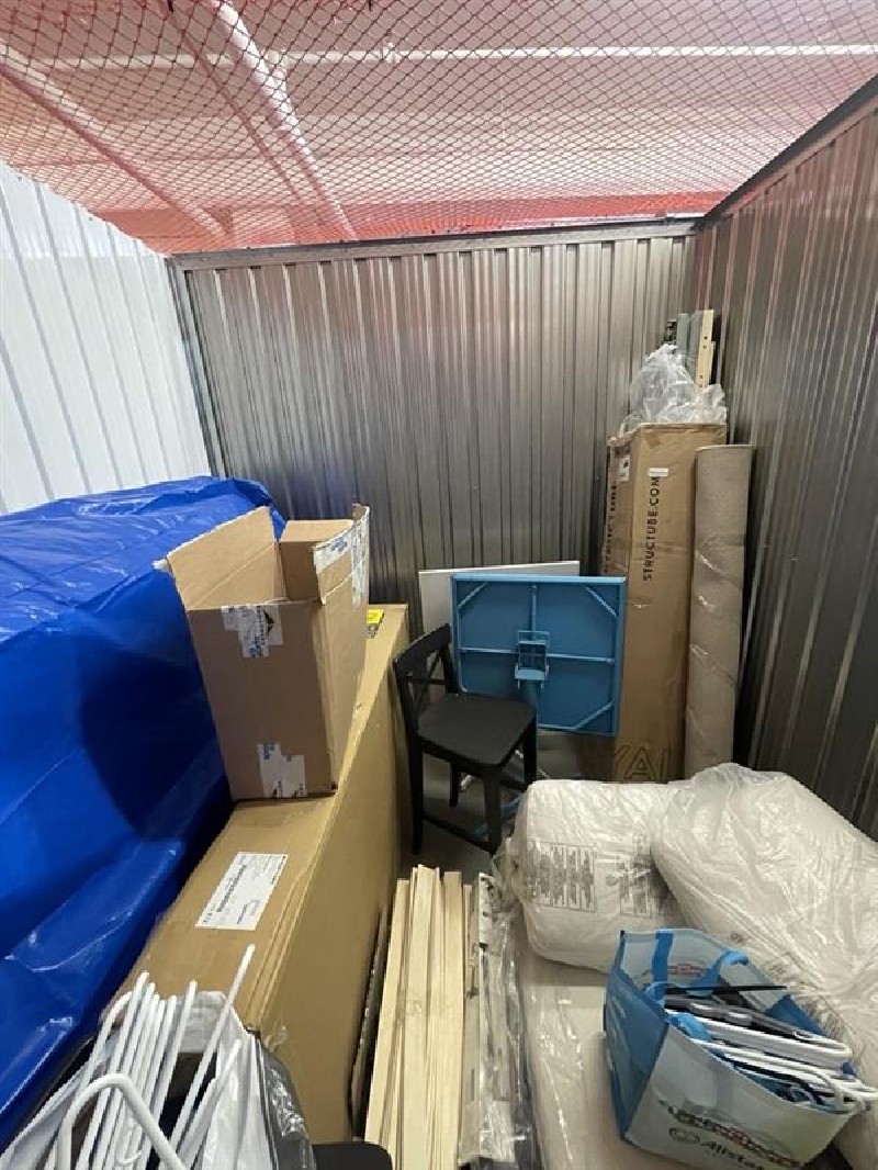 iBid4Storage.com - Montreal Mini-Storage Auction - 17108788894581