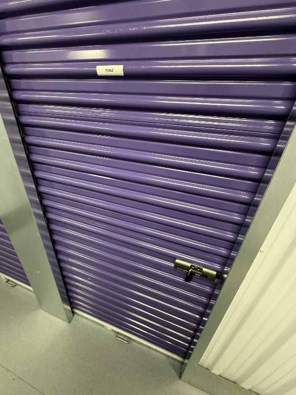 iBid4Storage.com - Montreal Mini-Storage Auction - 17120669233435