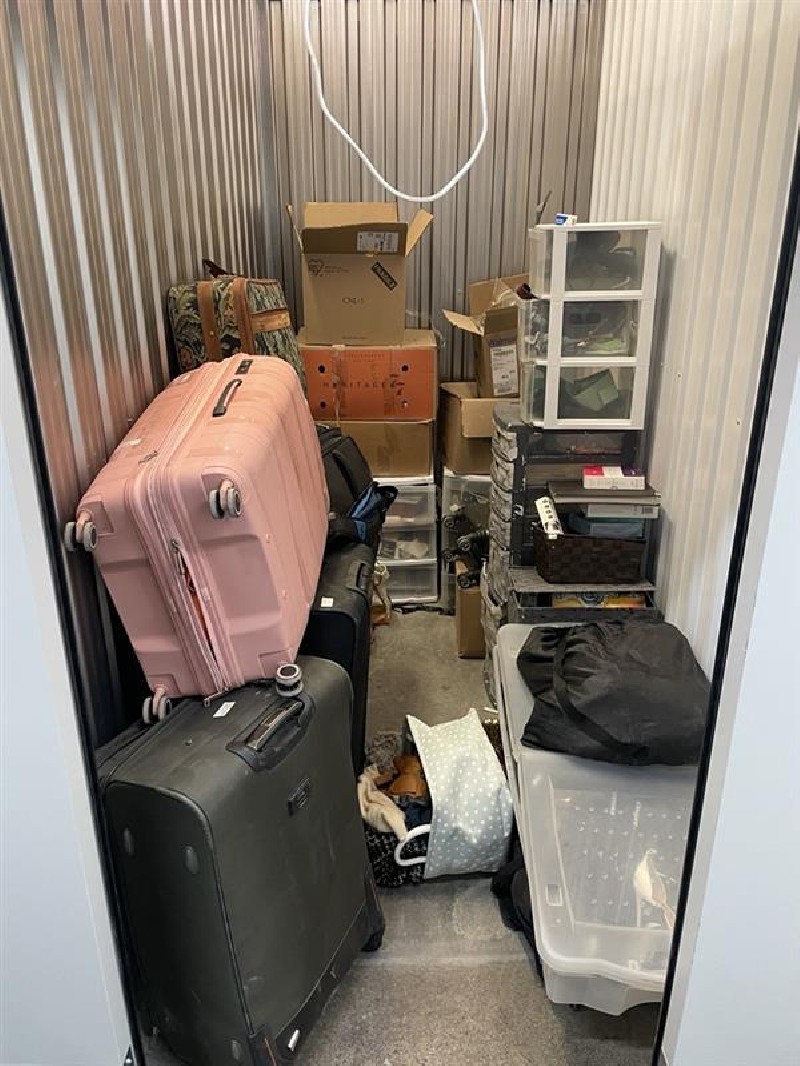 iBid4Storage.com - Montreal Mini-Storage Auction - 17125994036504