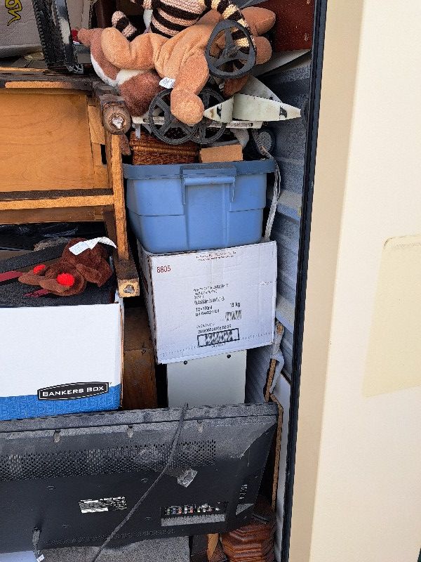 iBid4Storage.com - StorageVault Auction - 17129650387872