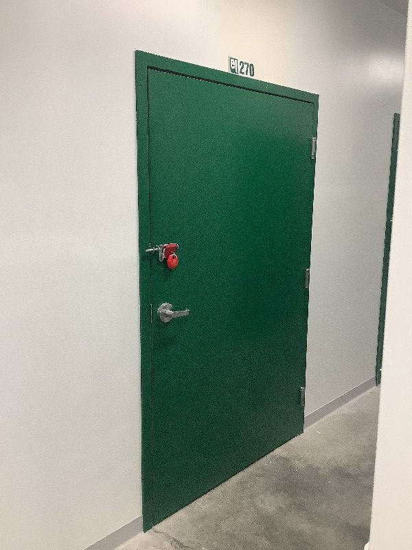 iBid4Storage.com - Easy Lock Self Storage Auction - 17144318994588