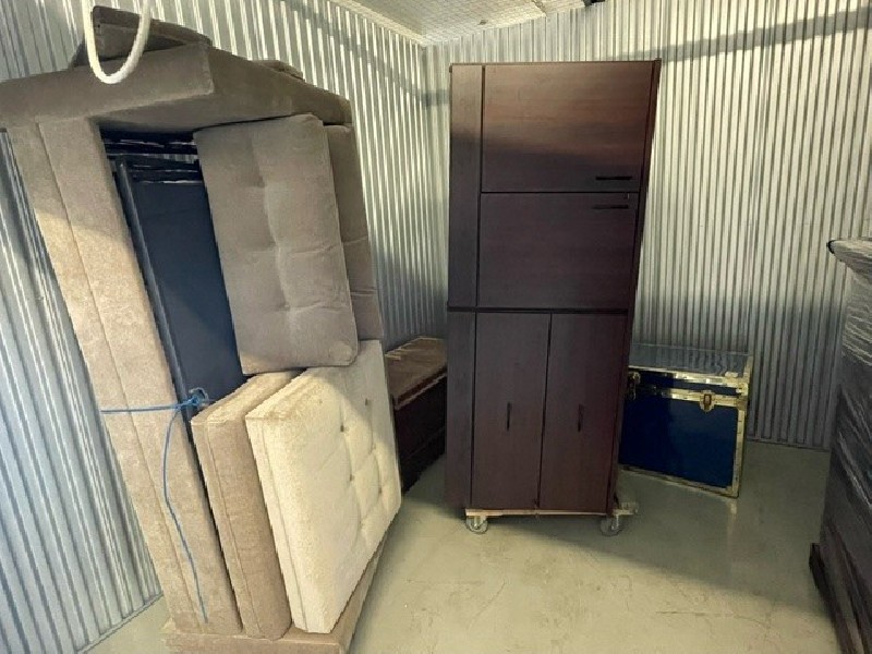 iBid4Storage.com - Montreal Mini-Storage Auction - 17204724873943
