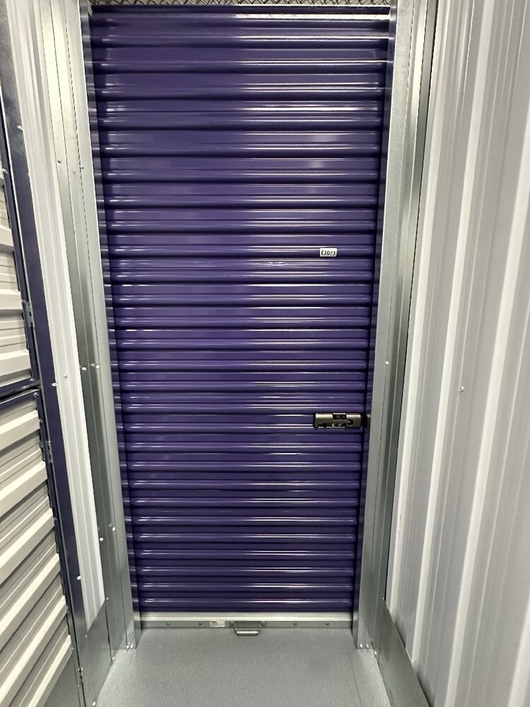 iBid4Storage.com - Montreal Mini-Storage Auction - 17291076536949