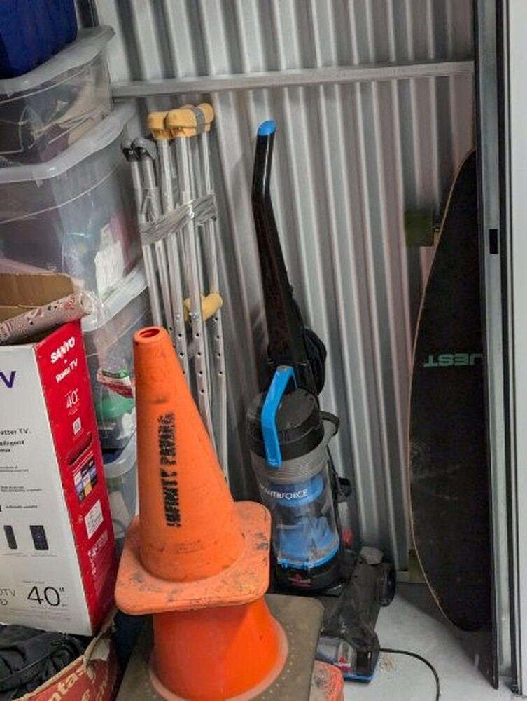 iBid4Storage.com - Bluebird Self Storage Auction - 17374892799728