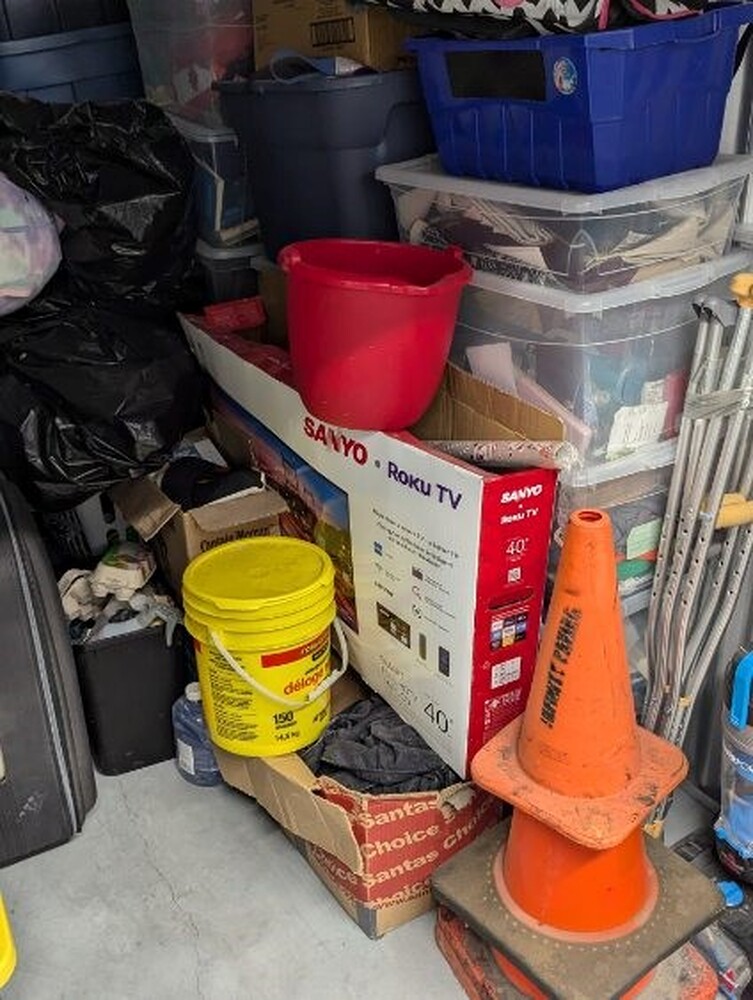 iBid4Storage.com - Bluebird Self Storage Auction - 17374892799728