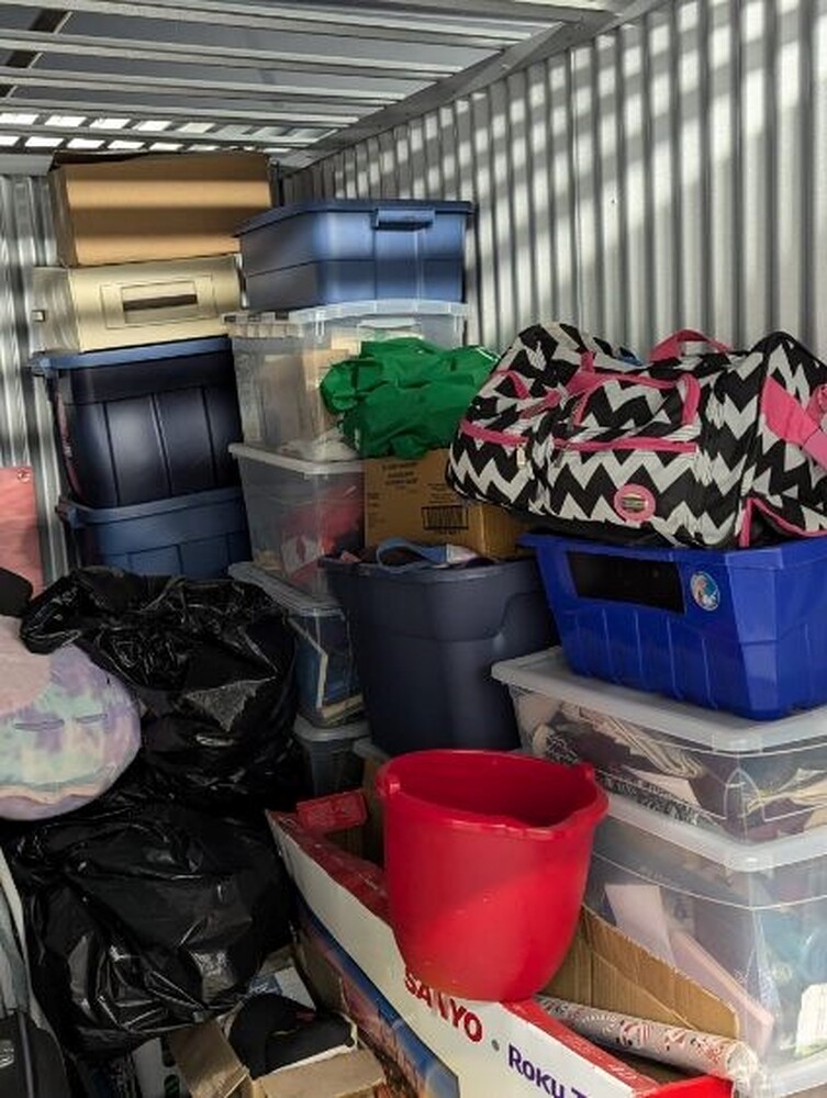 iBid4Storage.com - Bluebird Self Storage Auction - 17374892799728