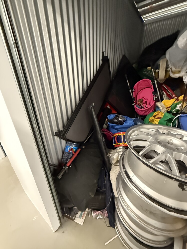 iBid4Storage.com - Bluebird Self Storage Auction - 17412957553959