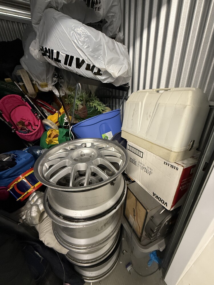 iBid4Storage.com - Bluebird Self Storage Auction - 17412957553959