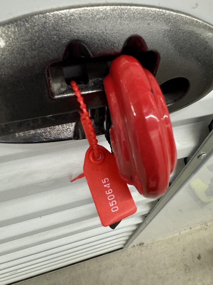 iBid4Storage.com - SmartStop Self Storage Auction - 17419804323799