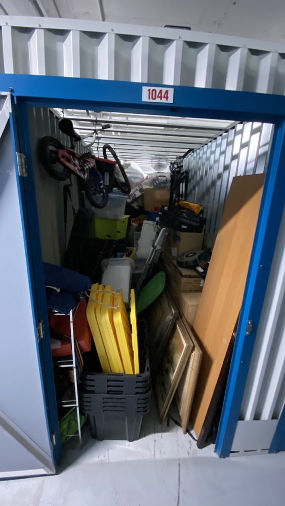 iBid4Storage.com - Montreal Mini-Storage Auction - 17482840952871