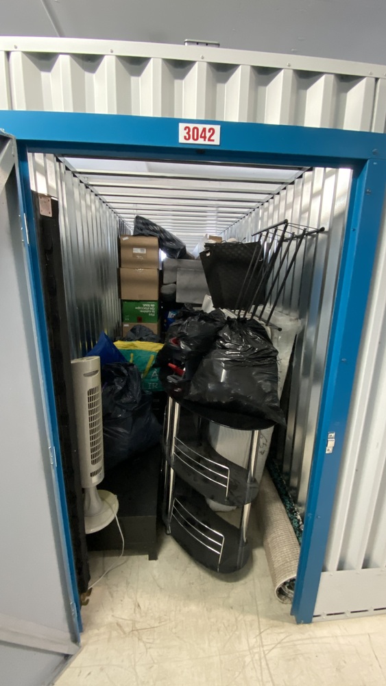 iBid4Storage.com - Montreal Mini-Storage Auction - 17483726594113