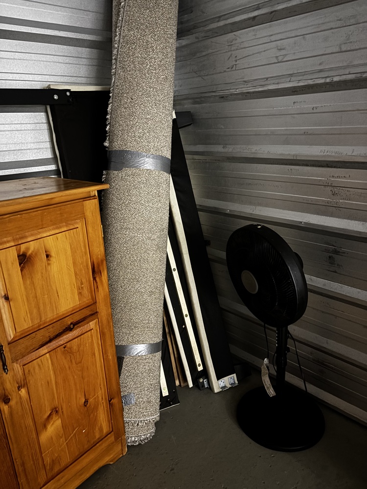 iBid4Storage.com - StorageMart - Adelaide St N Auction - 17494942942675