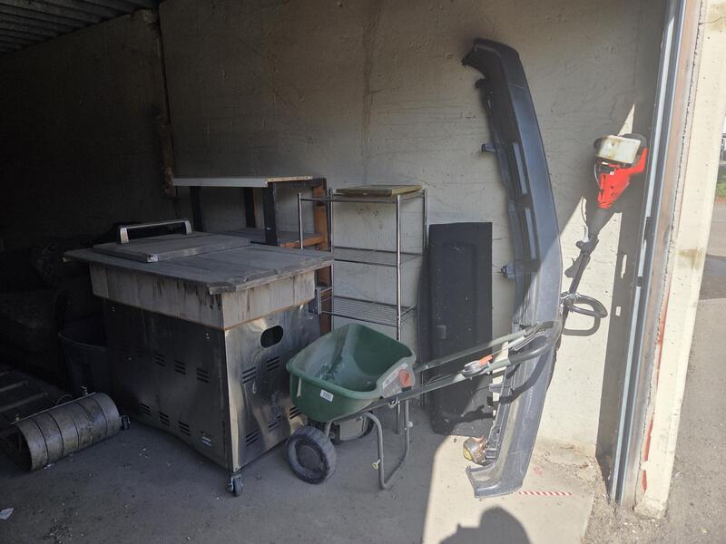 iBid4Storage.com - StorageMart Auction - 17528806025277