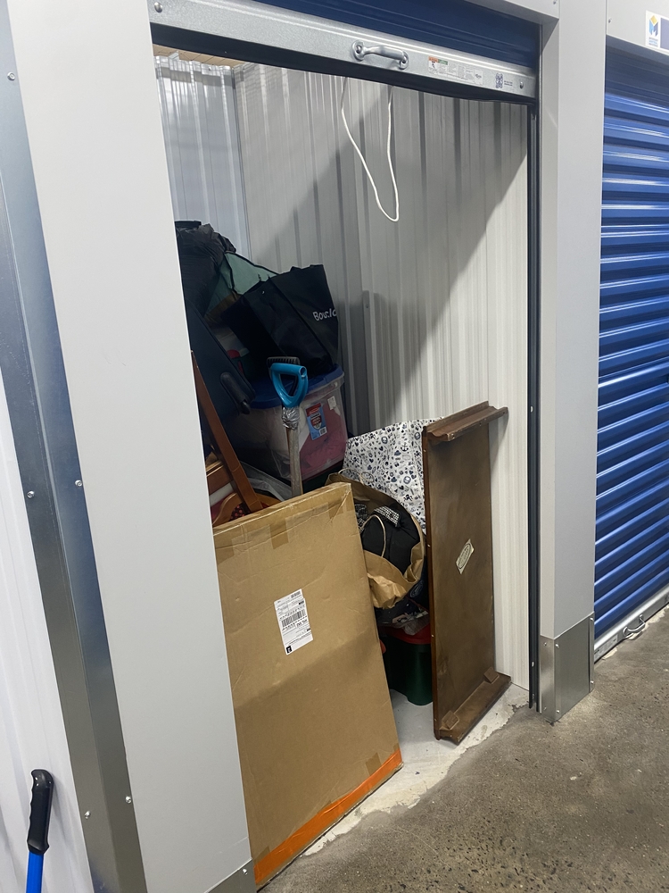 iBid4Storage.com - Montreal Mini-Storage Auction - 17570207083694
